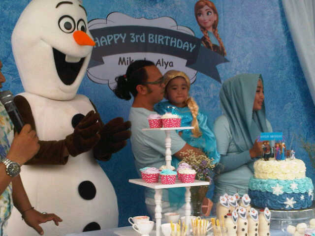 Badut Karakter Olaf Frozen - Badut Sulap Ceria